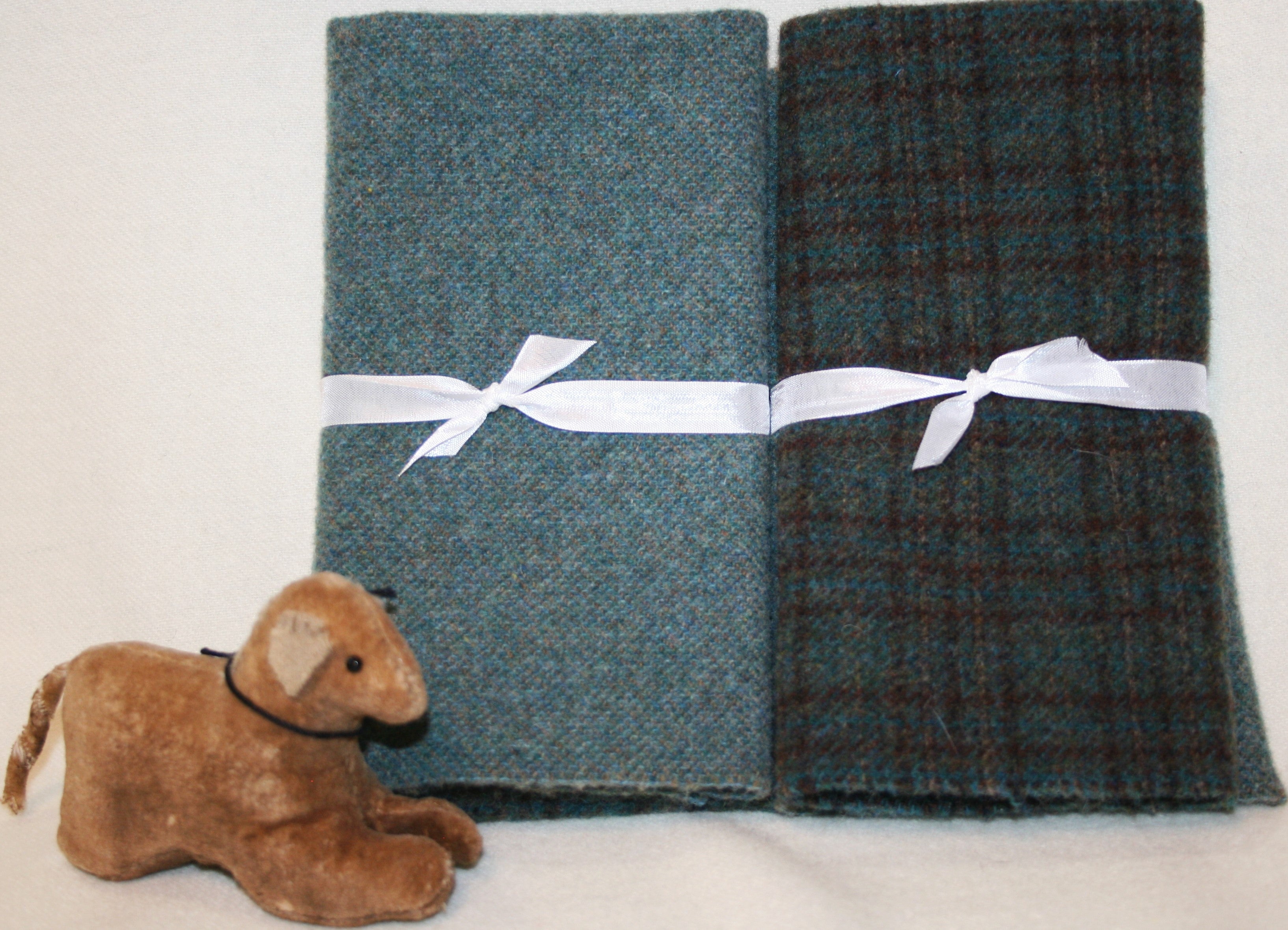 Fat Eighth Mill-dyed Wool Bundle - Contains 2 Coordinating Fat Eighths ...