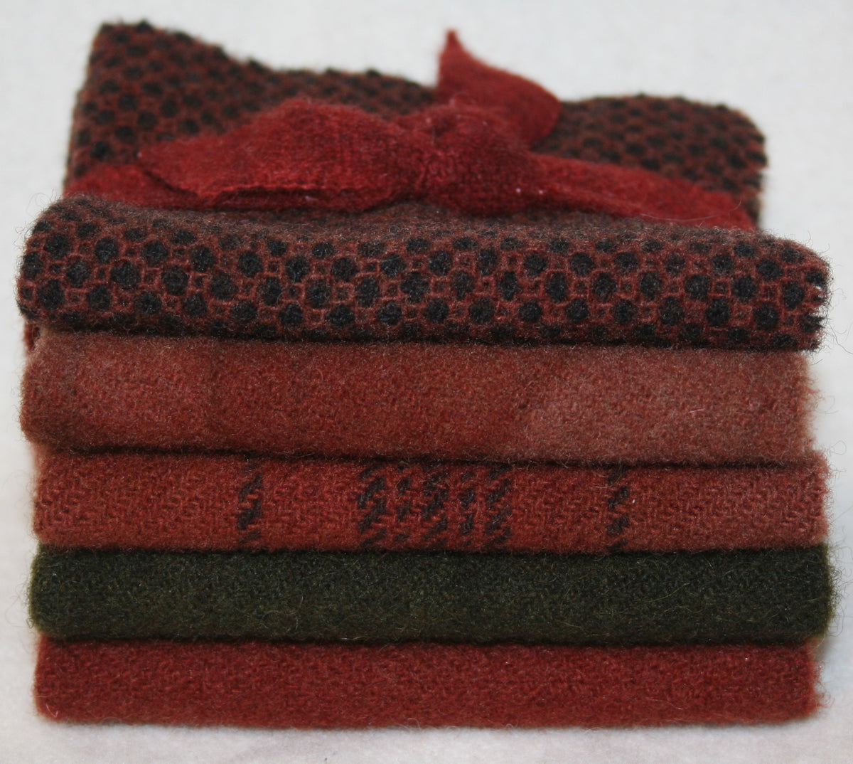 Floribunda Roses - Hand-Dyed Wool Fabric Bundle by Fiddlestix Designs ...