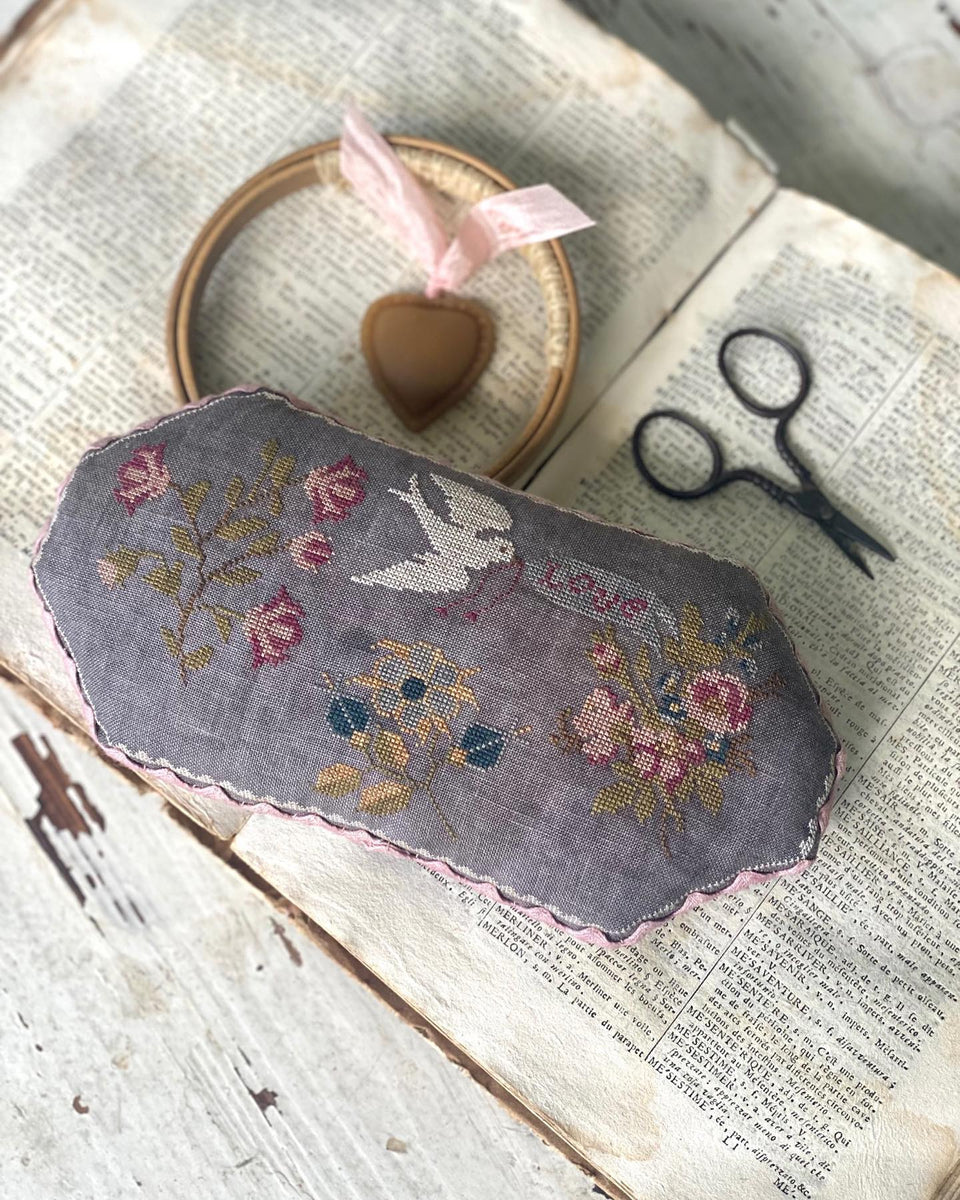 Let Love Grow Pinkeep by Stacy Nash - Pattern – fiddlestix designs