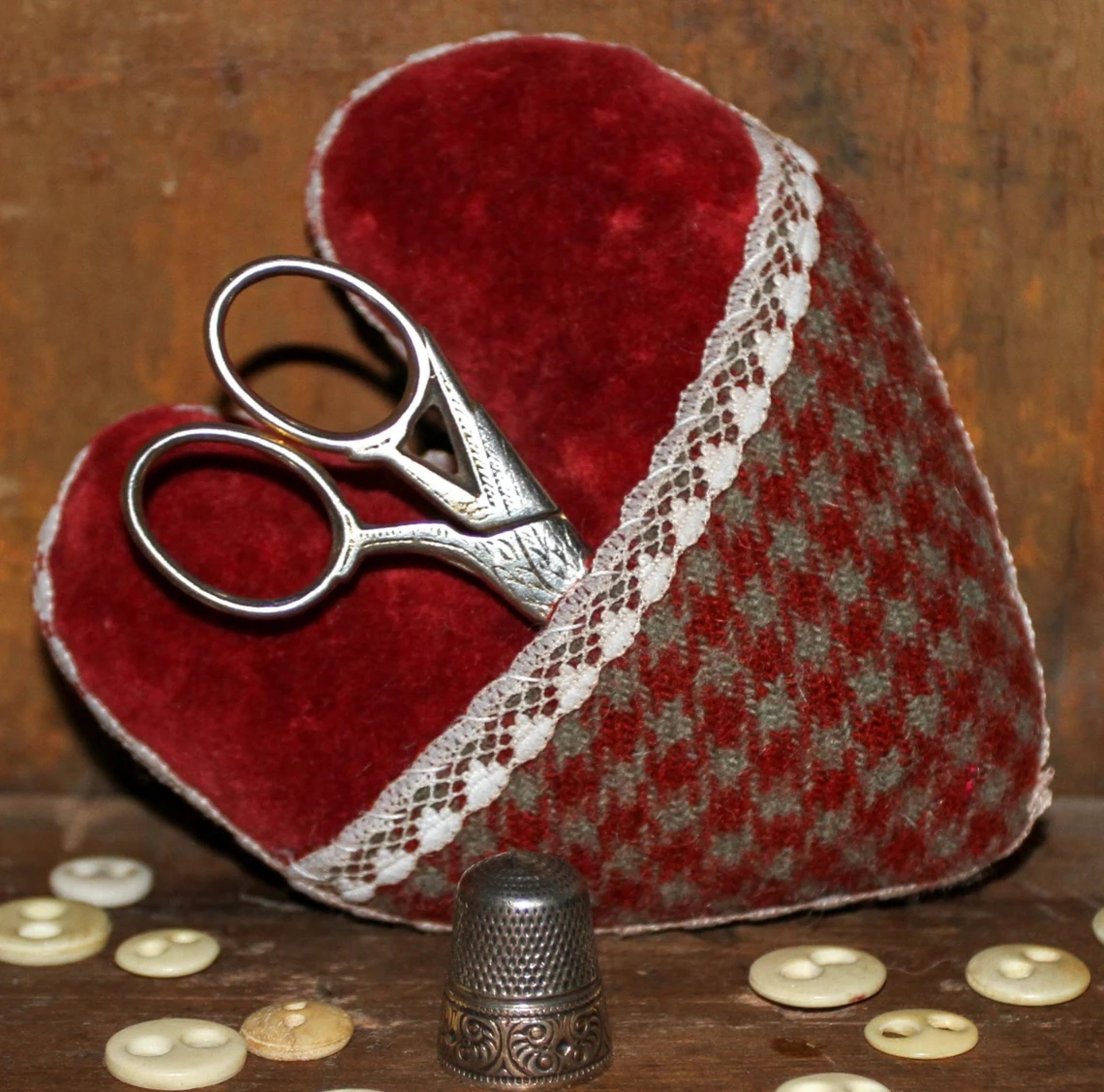 Kitty on Heart Pincushion and Heart Scissor Keep Pattern Designed by K ...